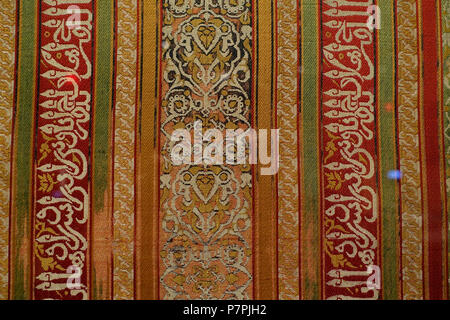 Garment fragment, Spain, Granada, Nasrid Dynasty, early 1400s AD, silk ...