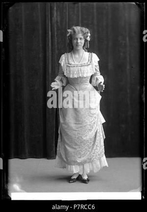 Anna Lagergren som Bertha i Nürnbergerdockan, Kungliga Operan 1908 ...