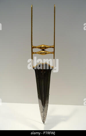 Qatar (dagger), India, Mughal period, 1700-1800s AD, steel blade, gold ...