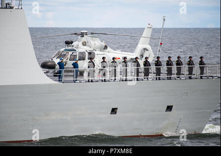 Chinese Type 054A (NATO Jiangkai II) multi-role frigate Binzhou (515 ...