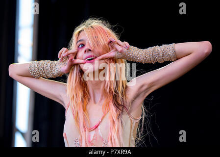 BARCELONA - MAY 30: Starcrawler (band) perform in concert at Primavera ...