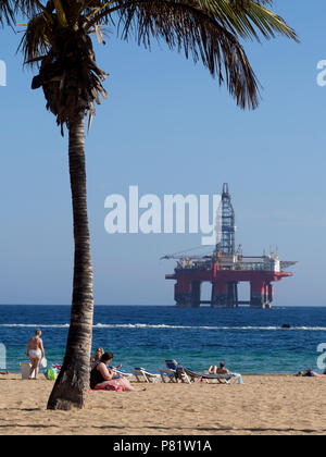 Oil or gas drilling platforms at sea Stock Photo - Alamy