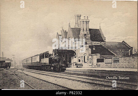 Oundle railway station Stock Photo - Alamy