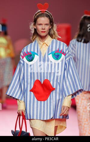 null Model during Agatha Ruiz de la Prada catwalk in Mercedes-Benz ...