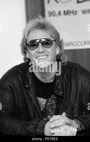 Alvin Lee (born Graham Anthony Barnes, 19 December 1944 – 6 March 2013 ...