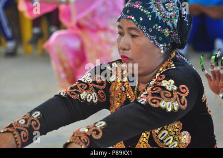 Jolo, Philippines. 22nd June, 2018. A pangalay native to the Badjao ...