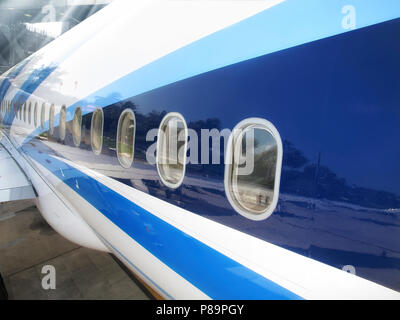 airplane aircraft window windows exterior outside Stock Photo - Alamy
