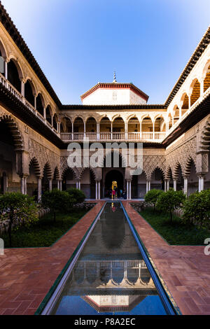 Patio de las Doncellas, Cuarto Real Alto or Royal Palace, the Alcazar ...