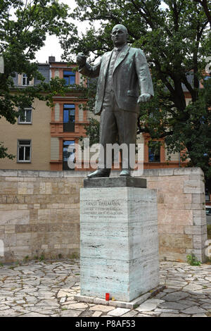 Statue of Ernst Thalmann in Weimar, Thuringia, Germany, Europe Stock ...