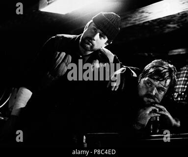 THE DEER HUNTER ROBERT DE NIRO: Russian roulette scene Date: 1978 Stock ...