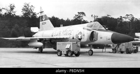 526th Fighter-Interceptor Squadron Convair F-102 Delta Dagger 56-0985 ...