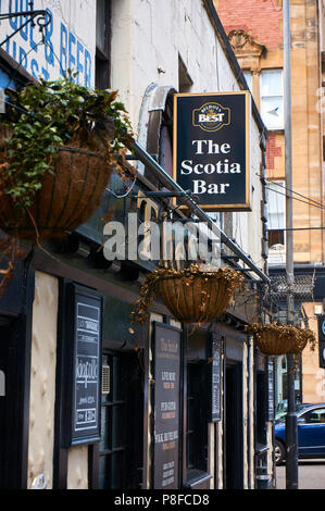 Oldest pub in Glasgow "Old College Bar" 1515 on the old high street ...