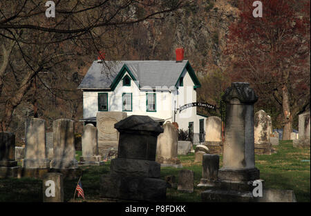 The Harper Cemetery overlooks the picturesque town of Harpers Ferry and ...