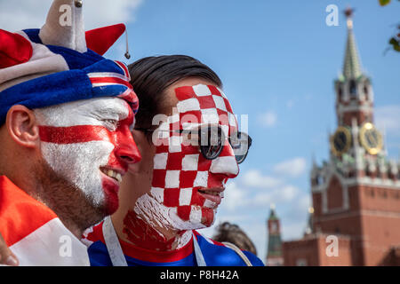 English and Croatian football fan cheer on the Red Square in Moscow ...