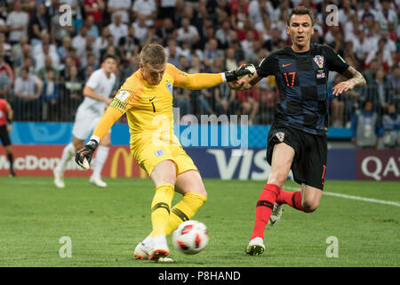 from left: Mario Mandzukic, goalkeeper Hans-Joerg Butt (Bayern), Franck ...