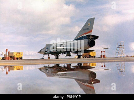 84th Fighter-Interceptor Squadron F-106 Delta Dart 57-2480 Stock Photo ...