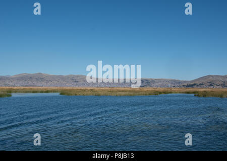 PERU SURAMERICANA lago ticaca Stock Photo - Alamy