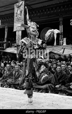 Khampa men at the Monlam Chenmo masked dances, Katok Dorjeden Monastery ...