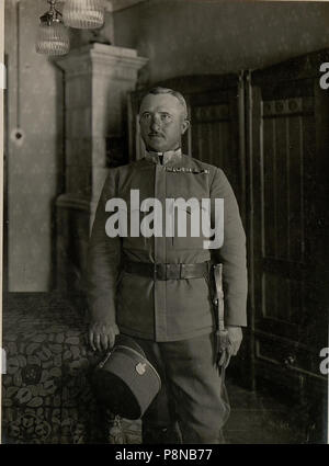Portraitaufnahme von Generalmajor Johann Fernengel, Kommandant der 92 ...