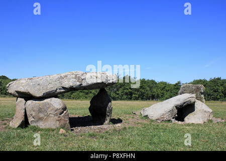 Presaddfed Burial Chamber, Anglesey, North Wales Stock Photo - Alamy