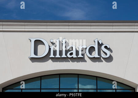 Dillard's Department store sign Stock Photo - Alamy