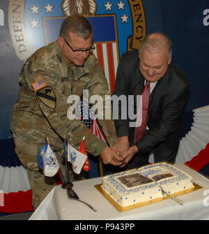 Army Brig. Gen. Mark Simerly, DLA Troop Support commander, left ...