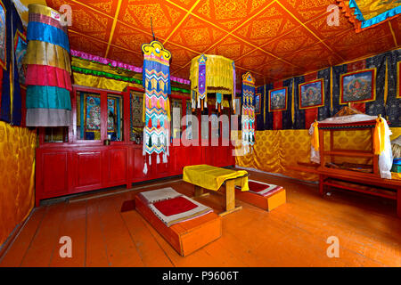 Temple, Erdene Khamba Monastery, Khugnu Khan Mountains, Khögnö Khan Uul ...