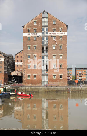 Gloucester,UK,16th July 2018,Cloudy and humid day in Gloucester as the ...