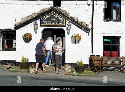 The Kirkstone Pass Inn, the highest pub in England, Lake District ...