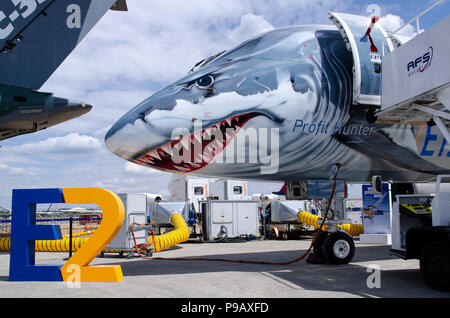 EMBRAER E190-E2 'PROFIT HUNTER' REGIONAL AIRLINER Stock Photo - Alamy
