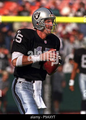 Oakland, California, USA. 19th Nov, 1995. Oakland Raiders vs. Dallas ...