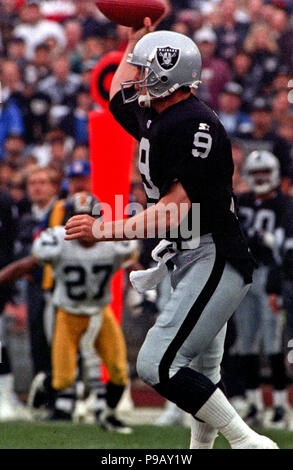 Oakland, California, USA. 10th Dec, 1995. Oakland Raiders vs ...