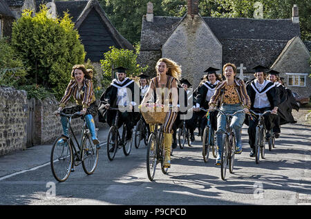 Alexa Davies and Jessica Keenan Wynn on the red carpet during the ...
