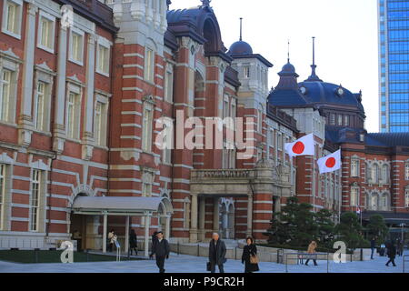 Tokyo station Marunouchi entrance,view from roof of Kitte Stock Photo ...
