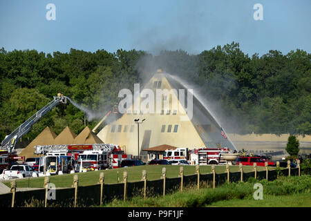 Wadsworth, Illinois, USA. 17th July, 2018. Gurnee Illinois firefighters ...