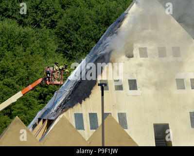 Wadsworth, Illinois, USA. 17th July, 2018. Gurnee Illinois firefighters ...