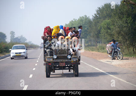A car journey through india and the lifestyle of people living in the ...
