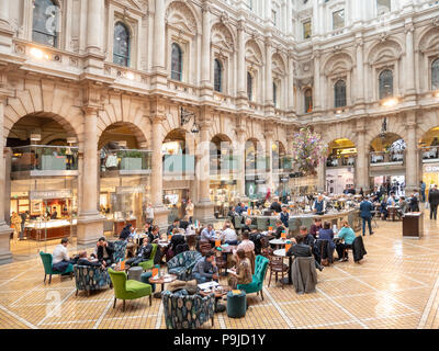 The Royal Exchange, bars, shops, London, United Kingdom Stock Photo - Alamy