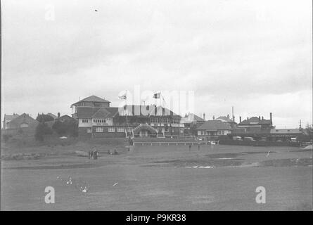 8497 The old Kensington golf club house at Tunstall Avenue before it ...
