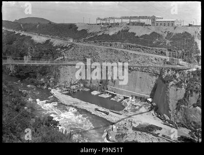 324 View of the Arapuni Dam under construction, circa 1928. ATLIB ...