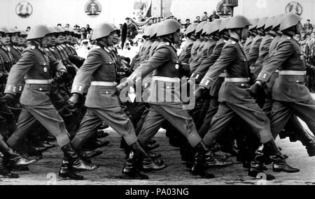Parade of the people's police departments, volkspolizei, marx- engels ...