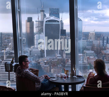 The Oblix restaurant at the Shard,London Bridge Stock Photo - Alamy