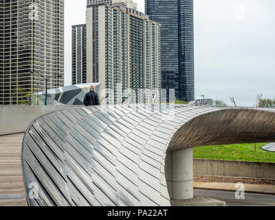 BP Pedestrian Bridge by architect Frank Gehry at Millennium Park in ...