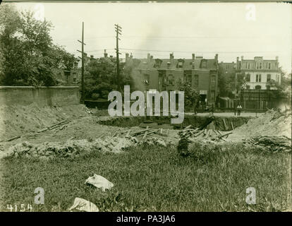 Construction on the 3600 block of Lindell Boulevard involves urban ...