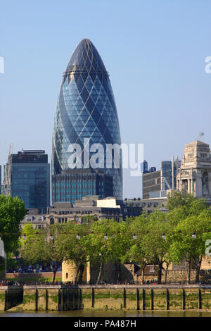 A photography of the huge london gherkin Stock Photo - Alamy