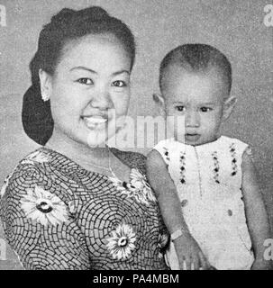 Ribut Rawit and son, Film Varia 1.8 (July 1954), p13 Stock Photo - Alamy