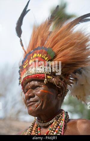 Tribal elder, Tufi, Papua New Guinea Stock Photo - Alamy