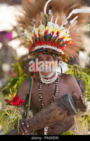 Tribal elder, Tufi, Papua New Guinea Stock Photo - Alamy