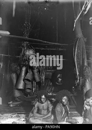 125 Interior of the men's house - Collectie stichting Nationaal Museum ...