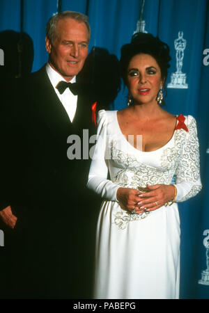 ELIZABETH TAYLOR with Paul Newman at 1992 Academy Awards.l3024. © Stock ...